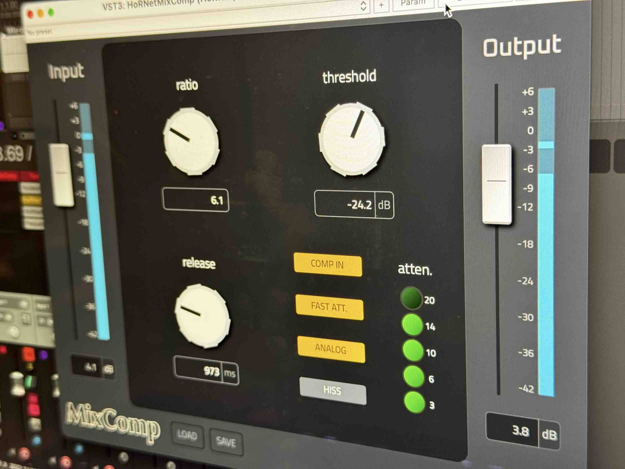 MixComp - Free Compressor Plugin for DAW with Analog Sound